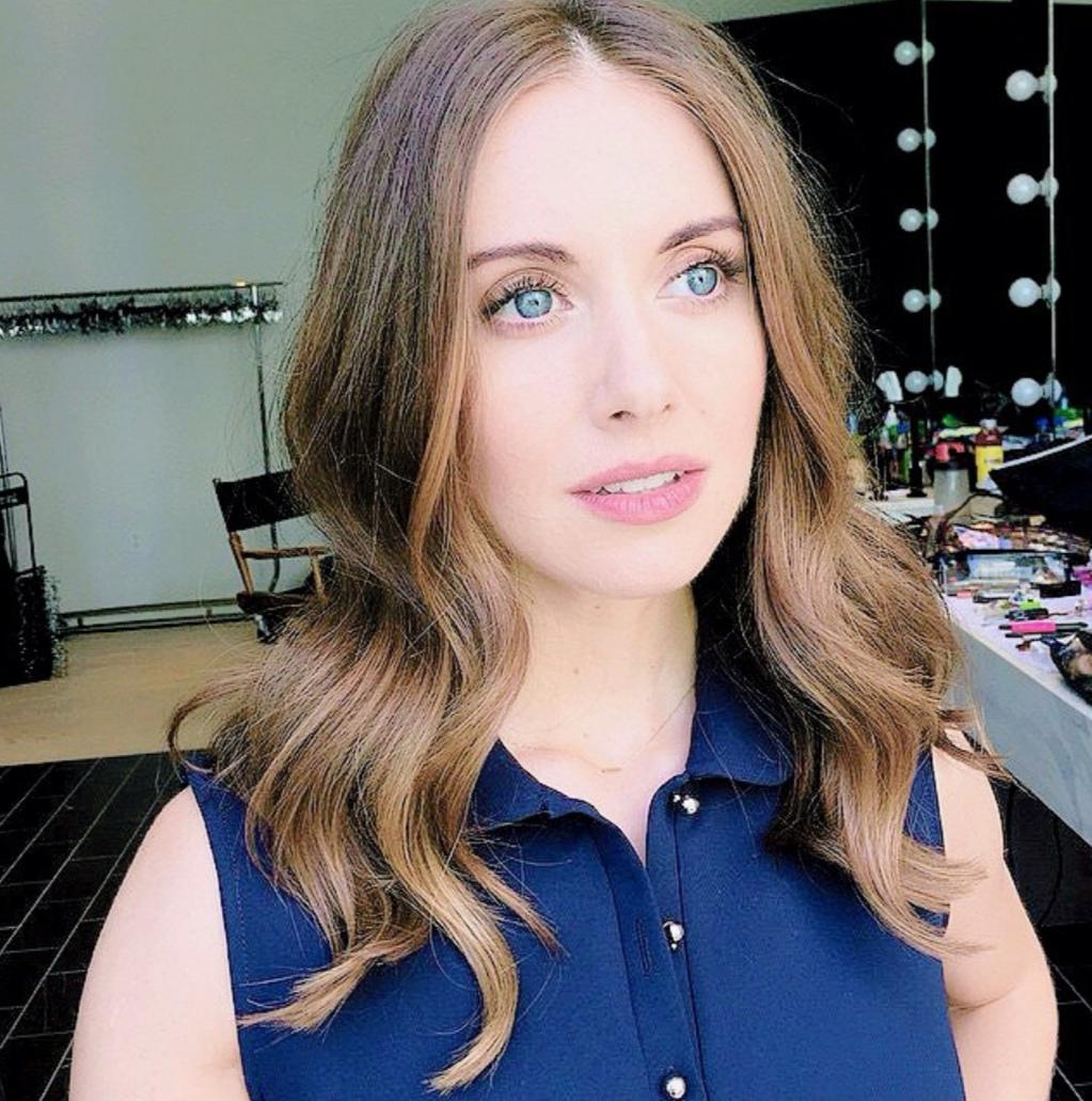 Is there a more simple yet perfect look | Scrolller