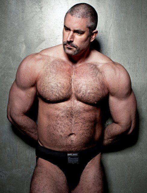 Is there anything hotter than a big, masculine, daddy with #beefy, #muscular build? Woof ...