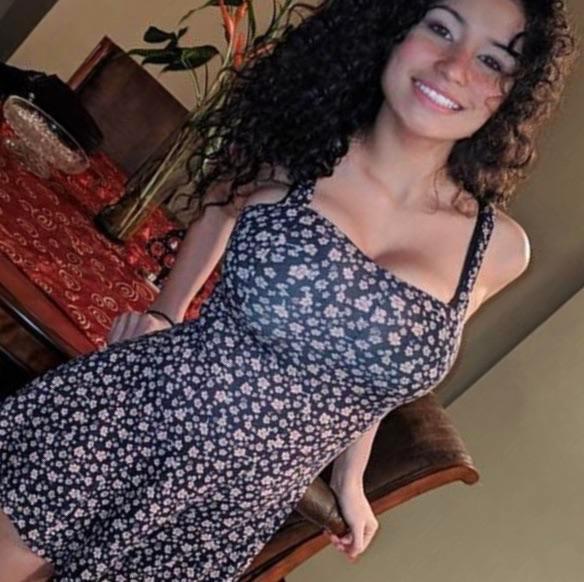 Isabella | Scrolller