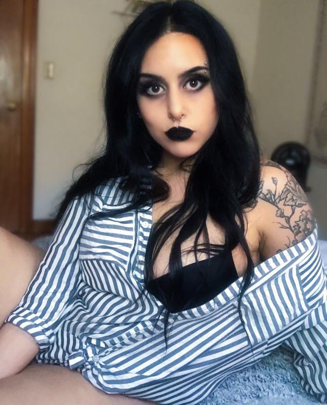 It’s Monday, let me cheer you up. 😘 | Scrolller