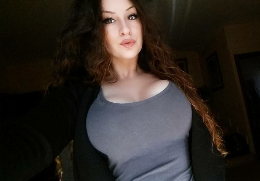 Italian girl | Scrolller