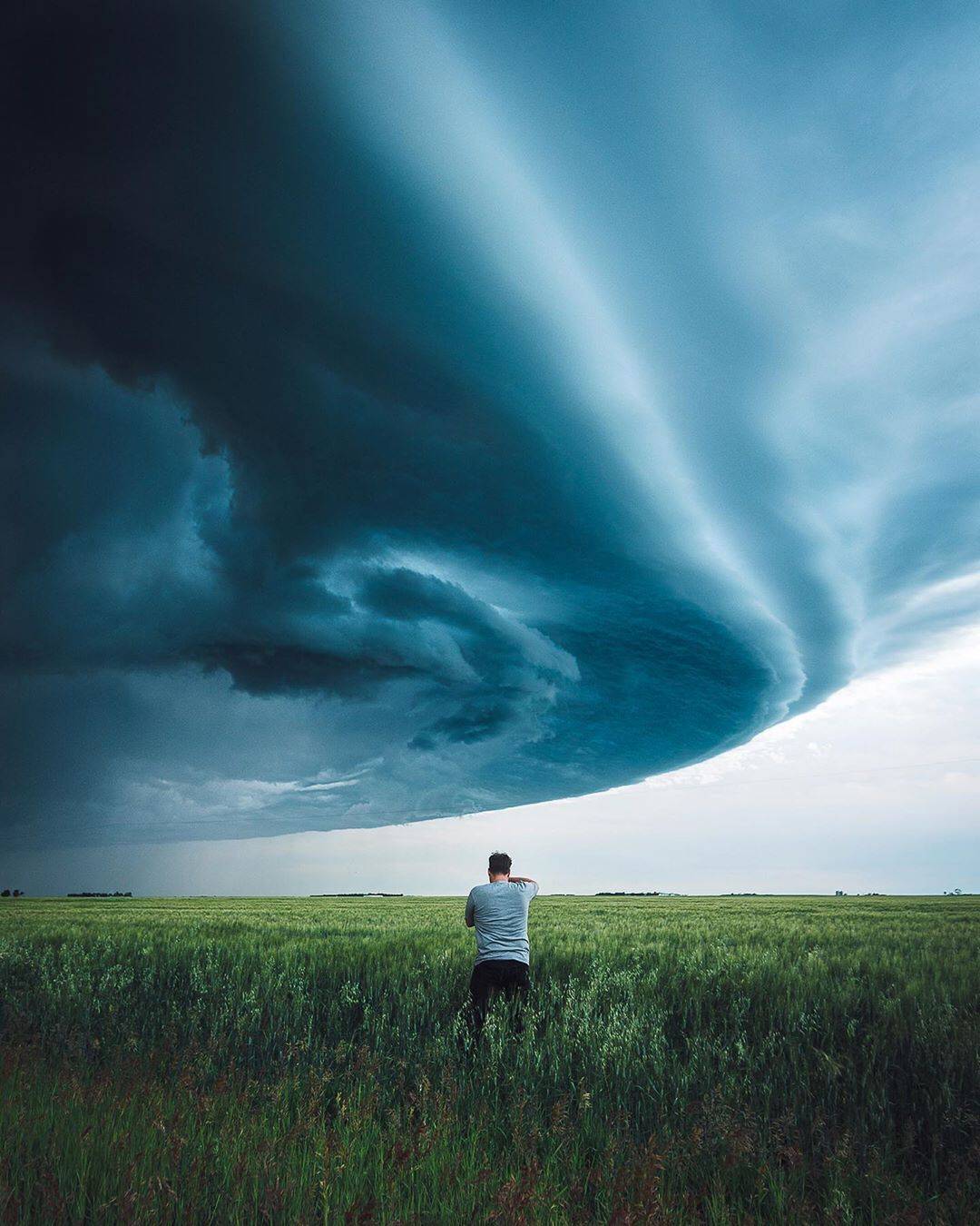 ITAP of a UFO looking storm cloud | Scrolller