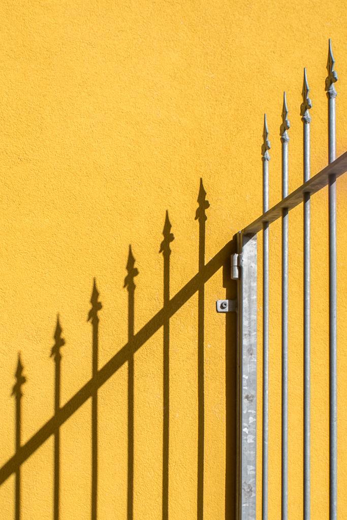 ITAP of a yellow wall | Scrolller