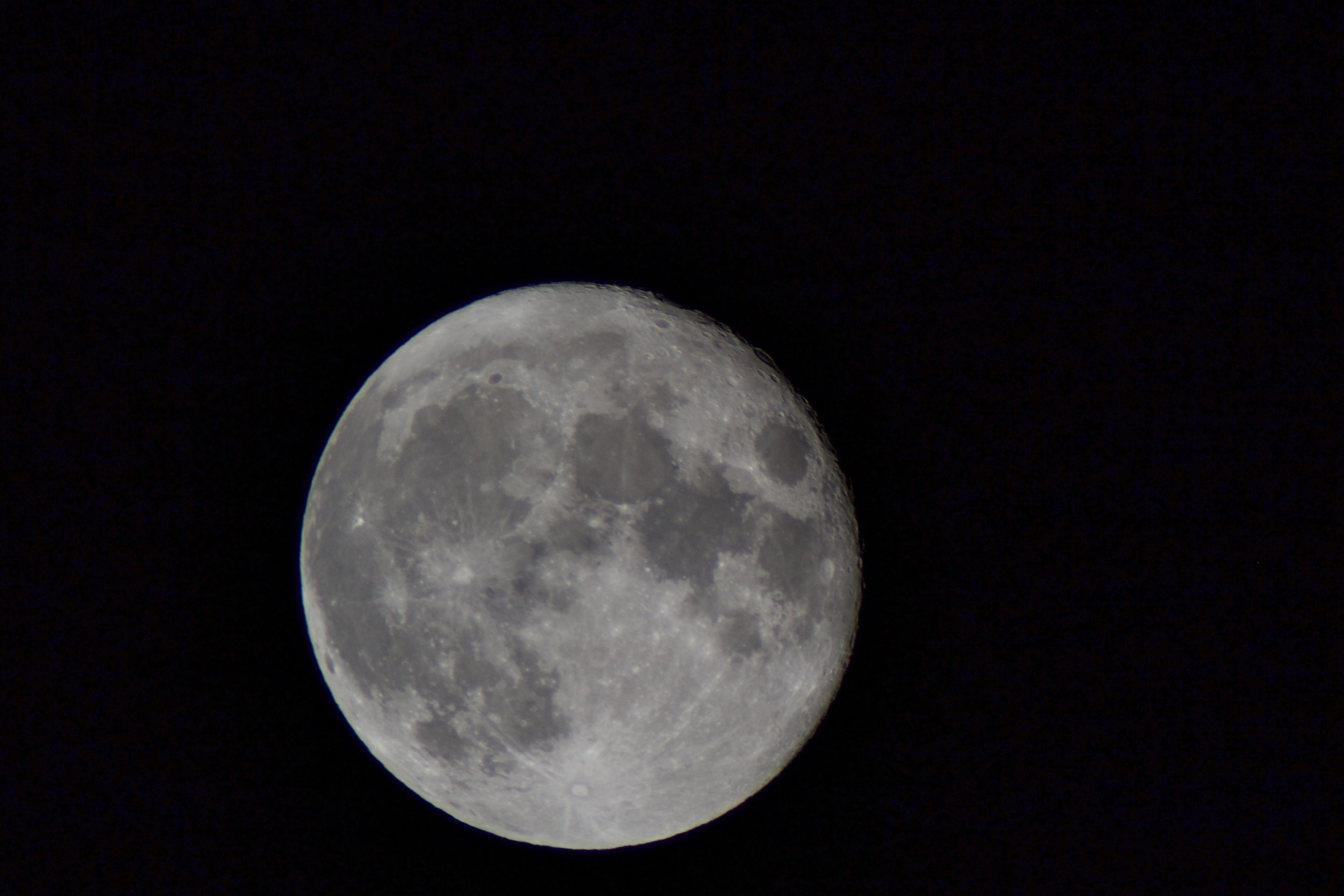 ITAP of the full moon | Scrolller