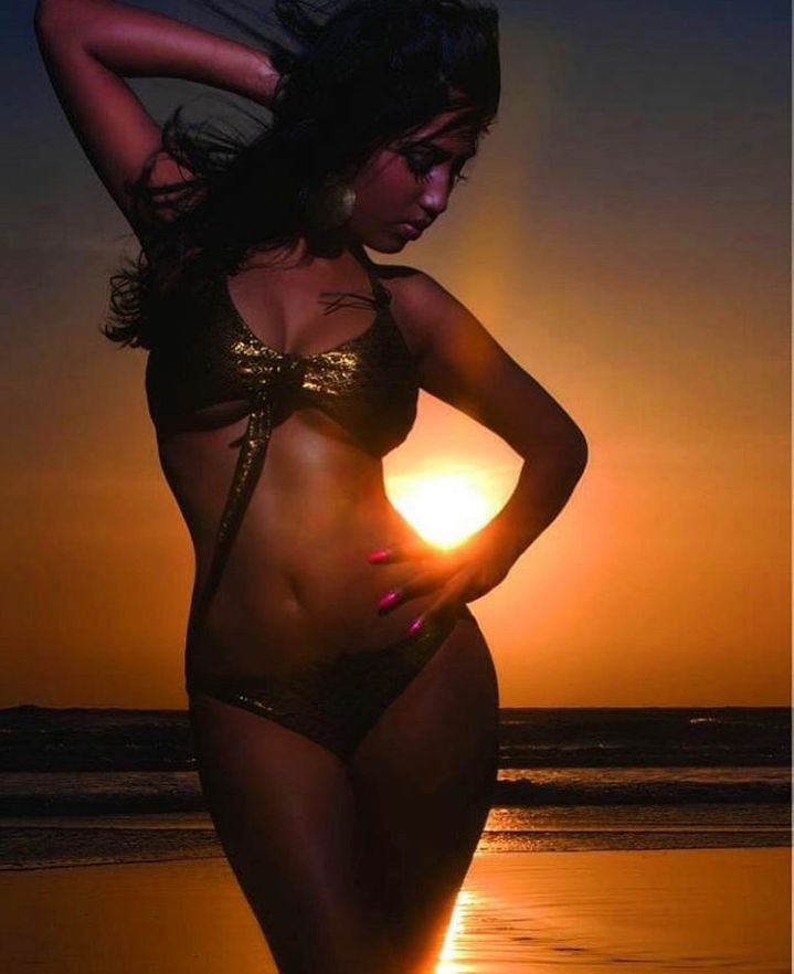 It's curved all the way | Scrolller