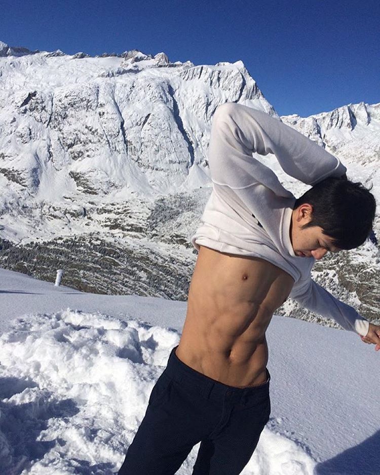 It's Freezing! | Scrolller