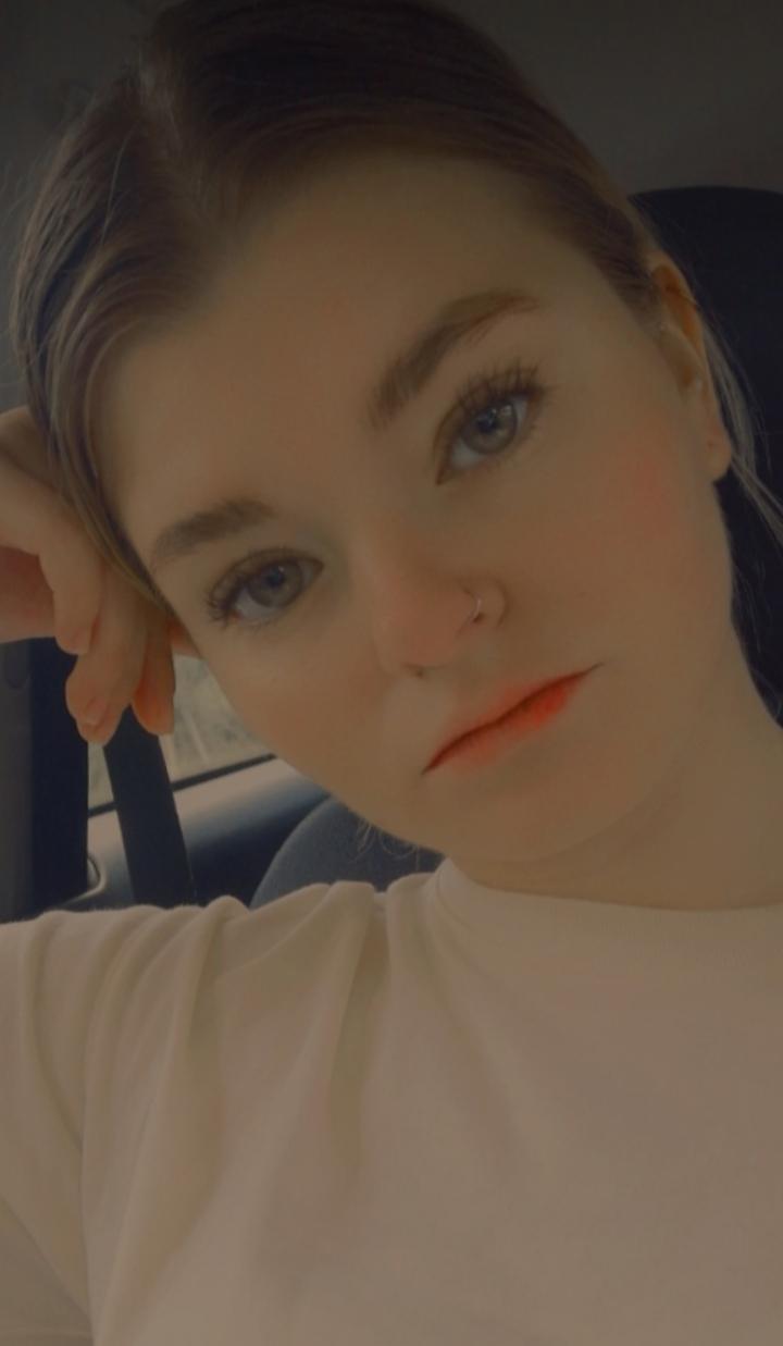 Its me 😌Celine | Scrolller