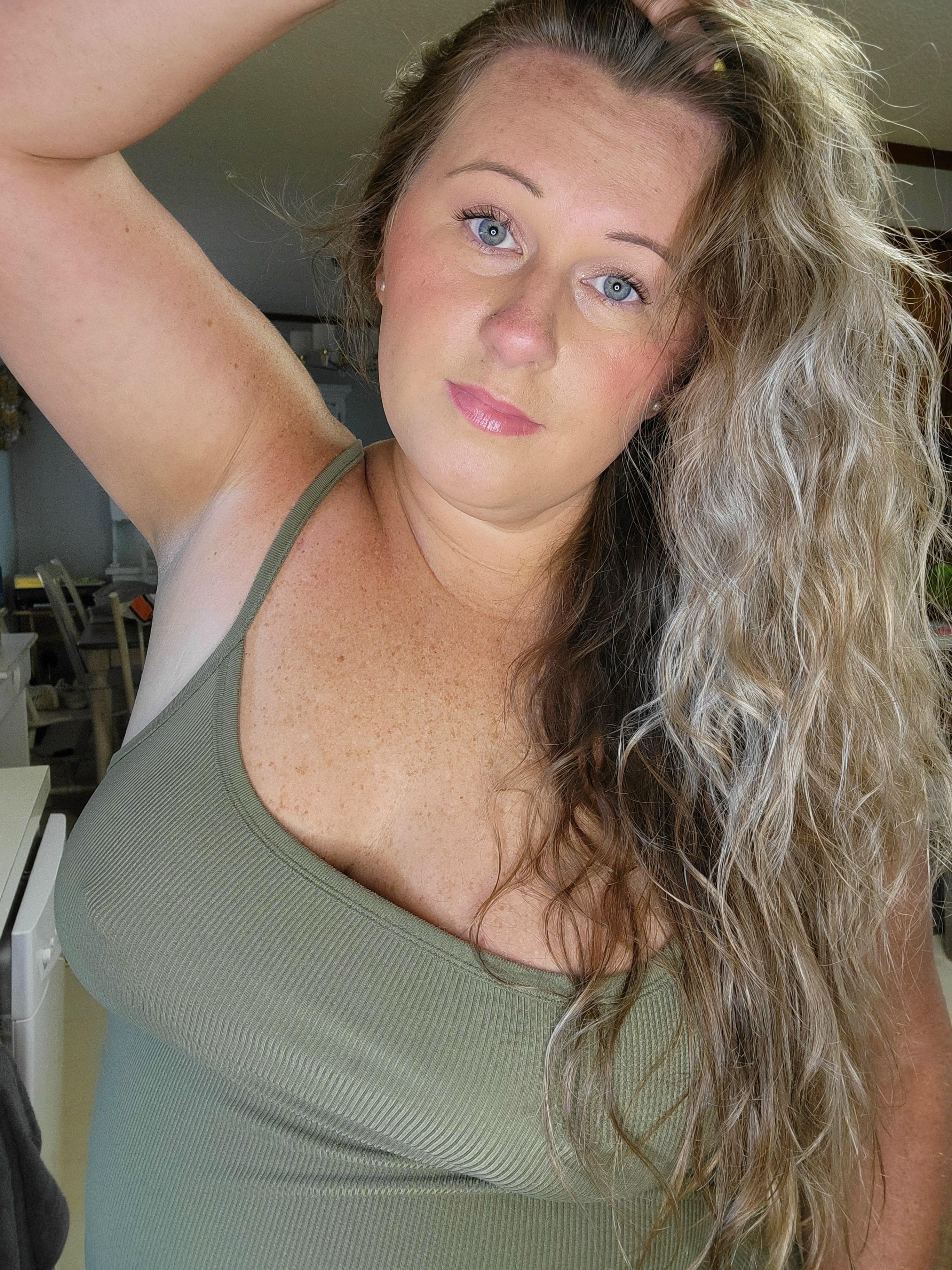 It's my birthday!!🥳 33 and feeling flirty! | Scrolller