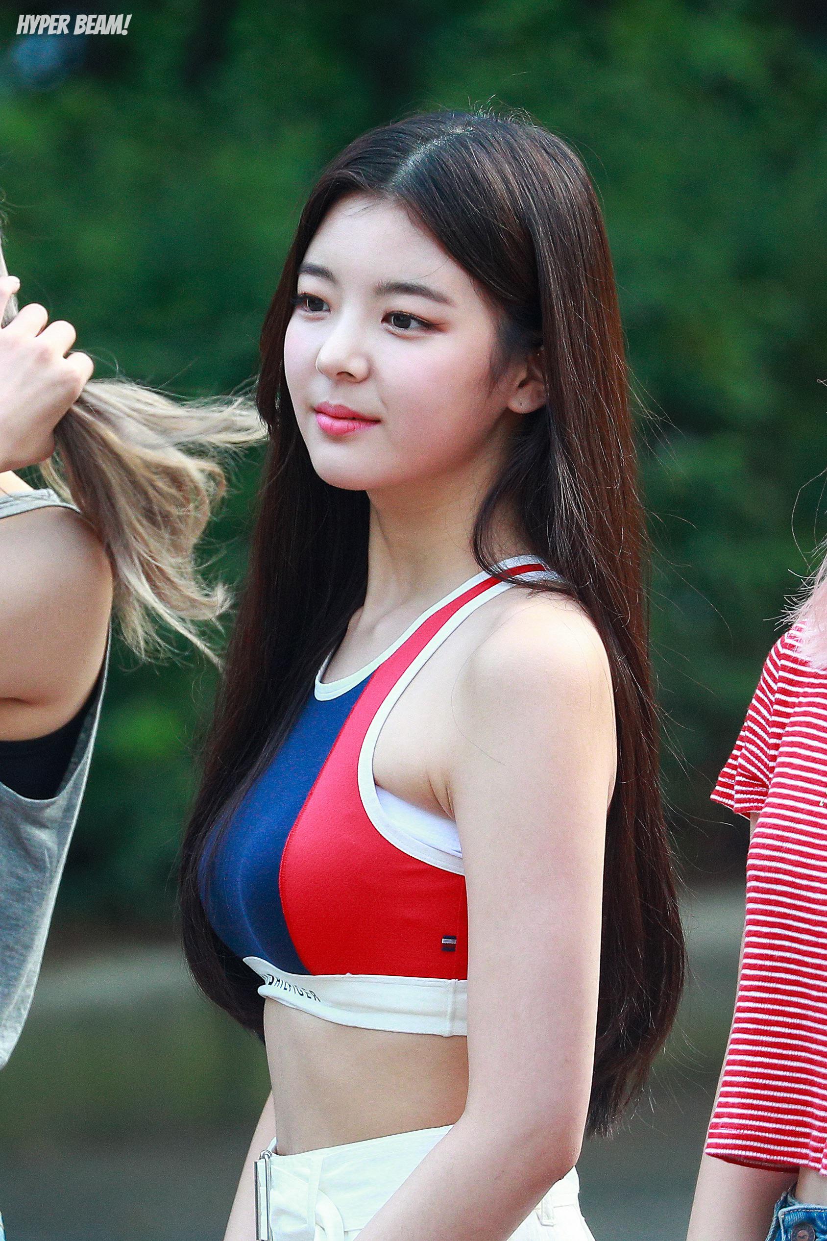 ITZY - Lia (Day!) | Scrolller