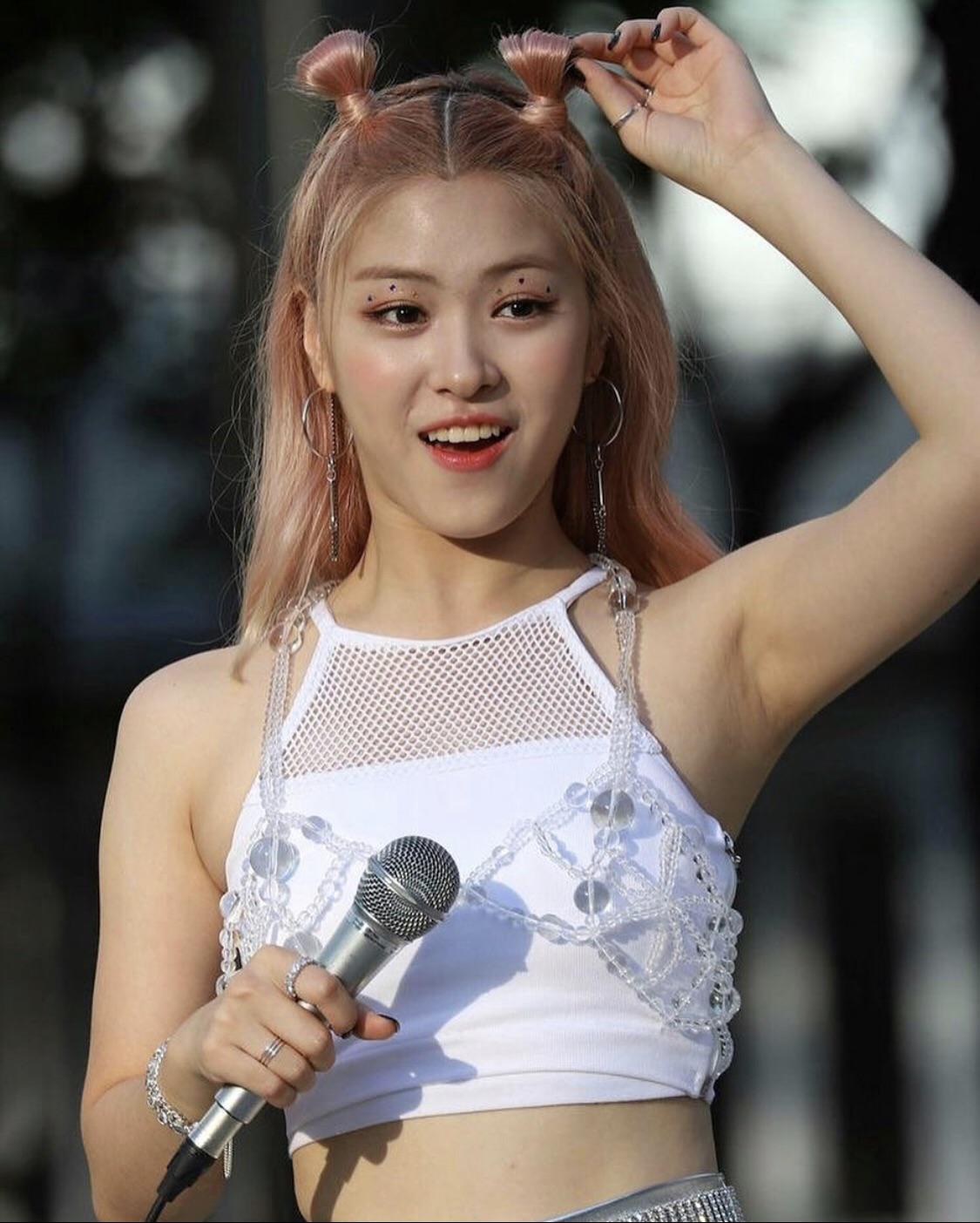 Itzy - Ryujin | Scrolller