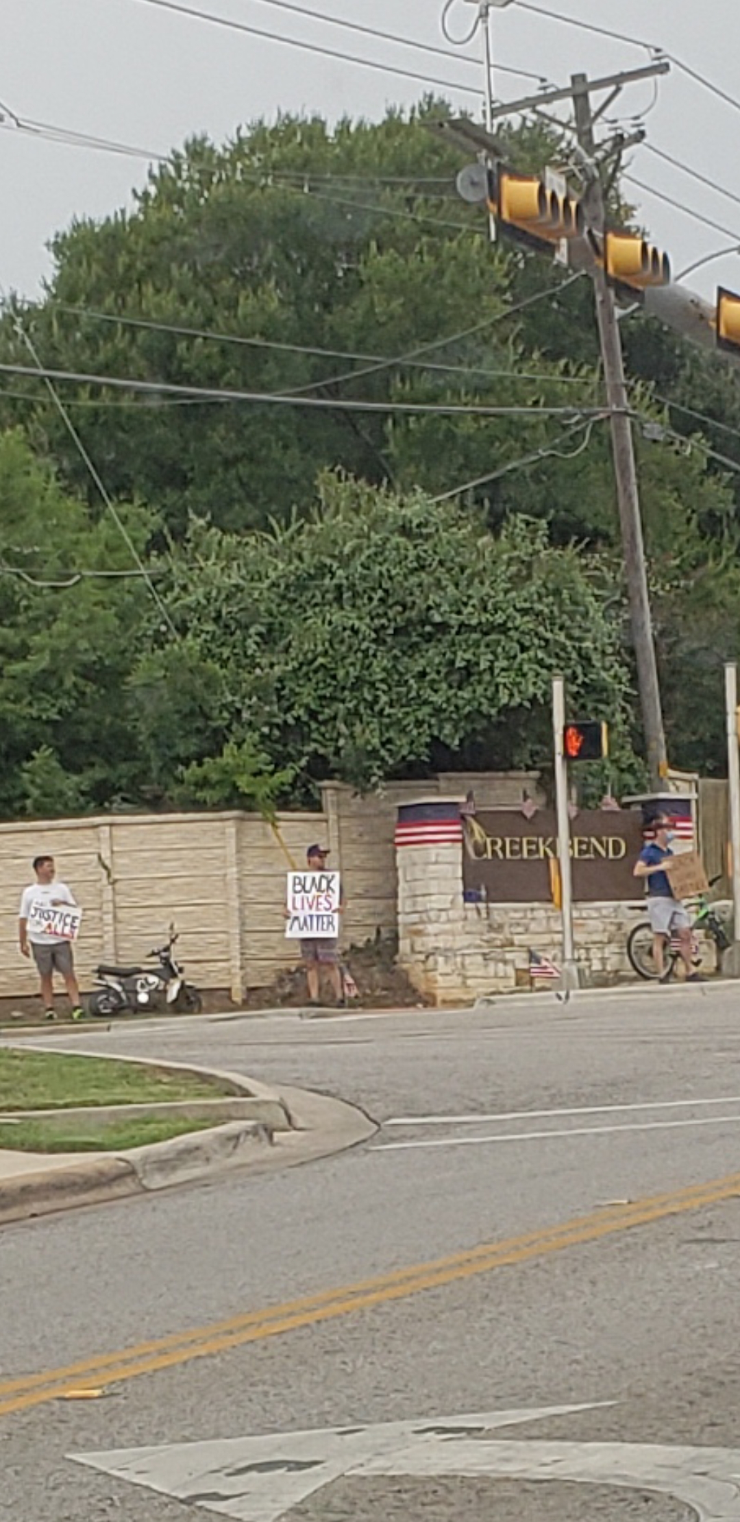 I've watched the number of guys with BLM signs go from 1 to 2 to 3 :) | Scrolller