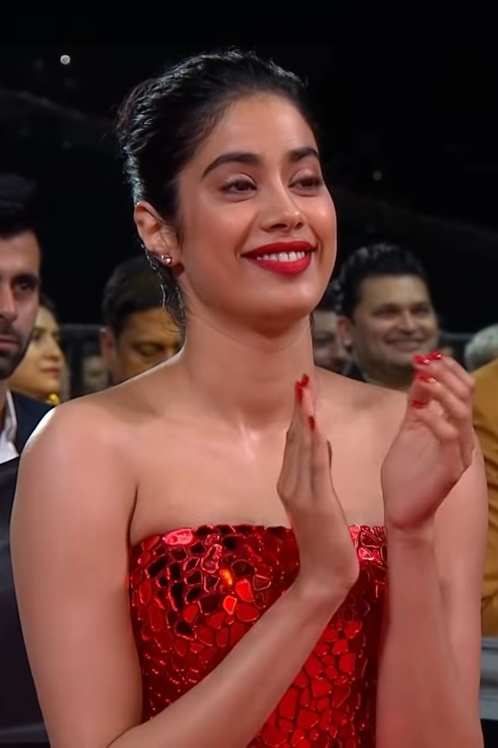 Janhvi Kapoor | Scrolller
