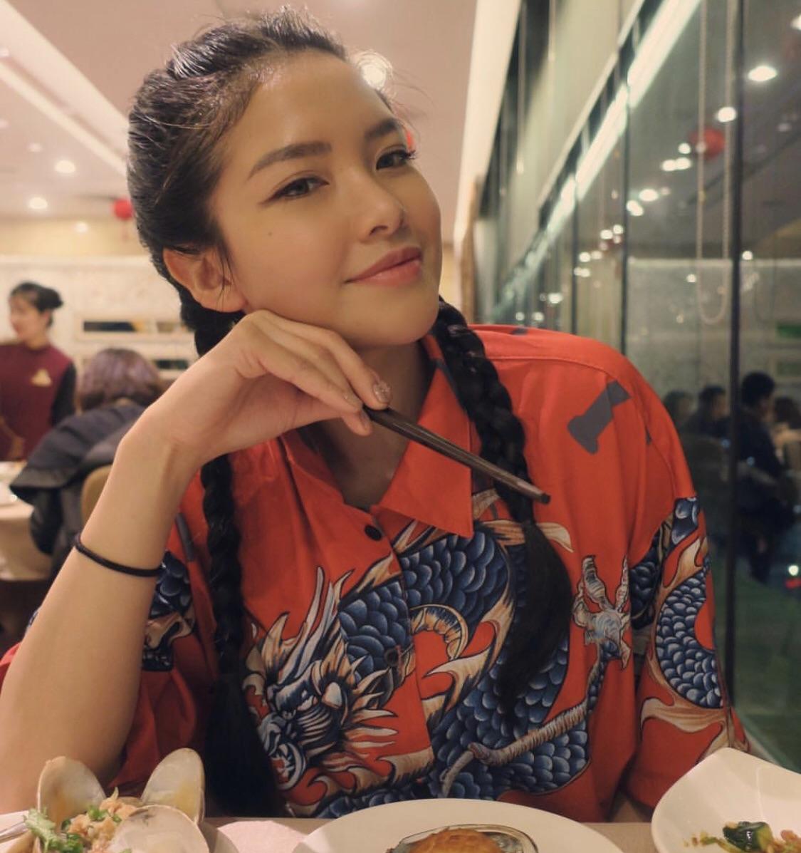 Janie W. | Scrolller