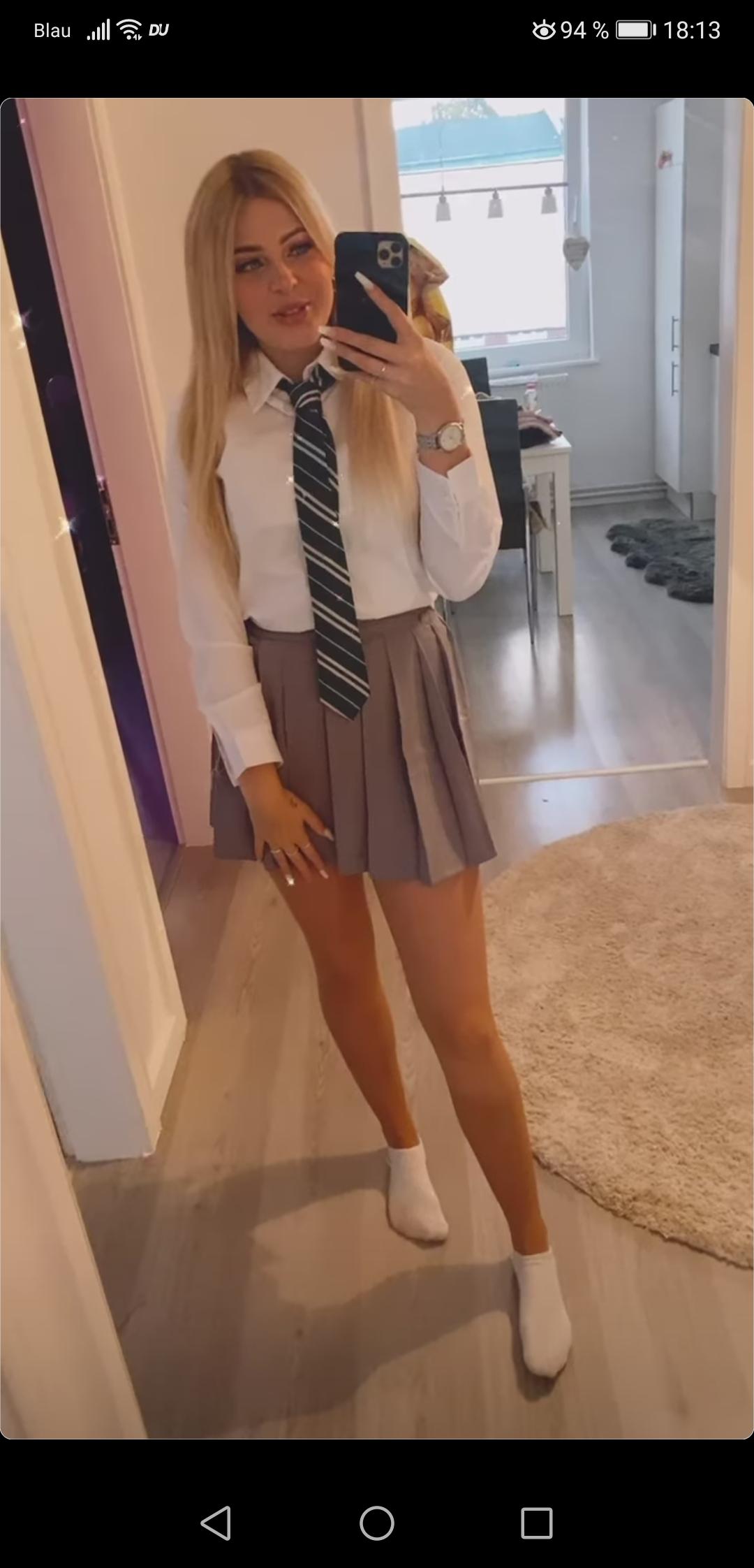 Janina Stroy 7.11 | Scrolller