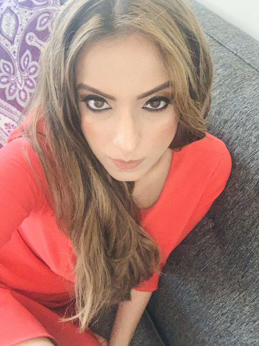 Jenifer Rajkumar letting you know that she knows that you're picturing her naked | Scrolller