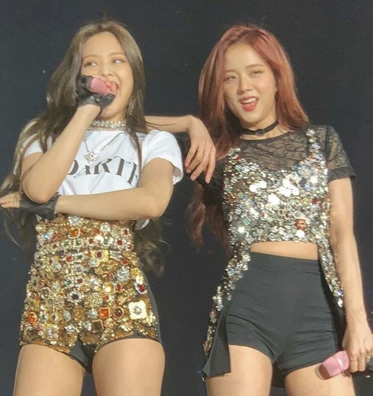 Jennie or jisoo? | Scrolller