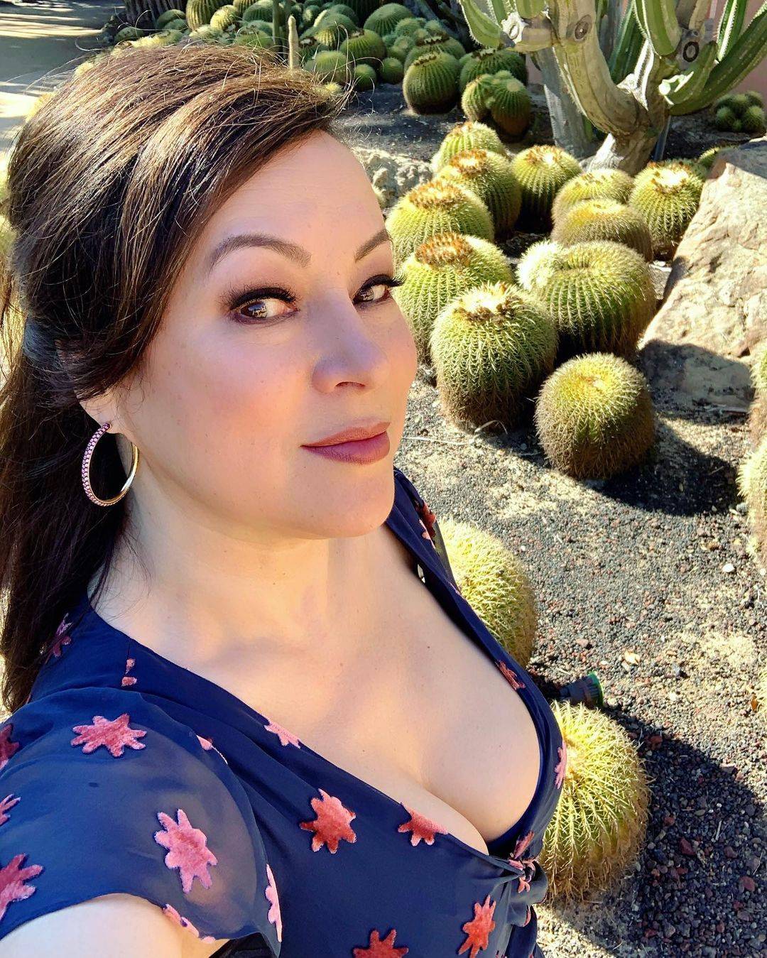 Jennifer Tilly | Scrolller