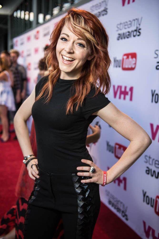 Jerking it to Lindsey Stirling, bi buds to the front | Scrolller