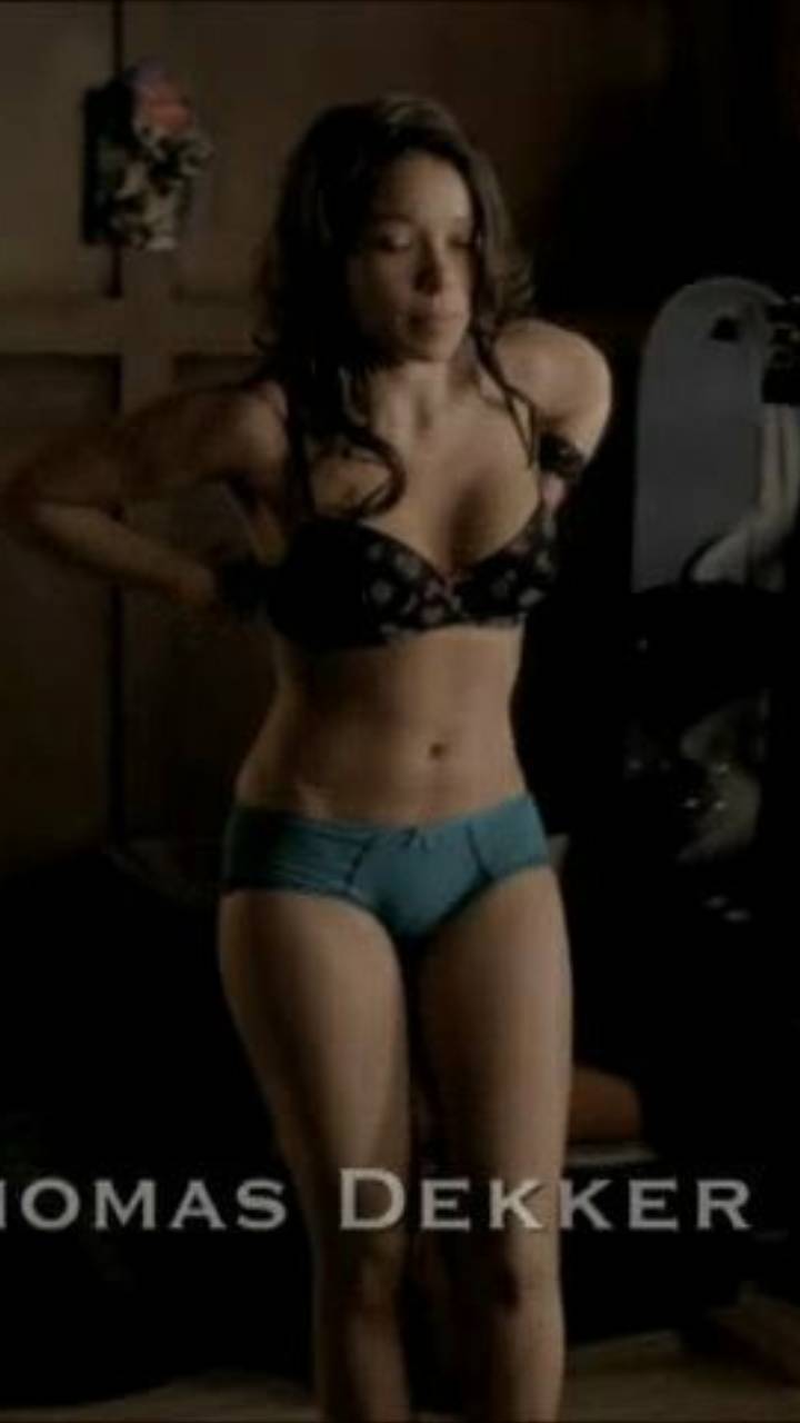 Jessica Parker Kennedy | Scrolller