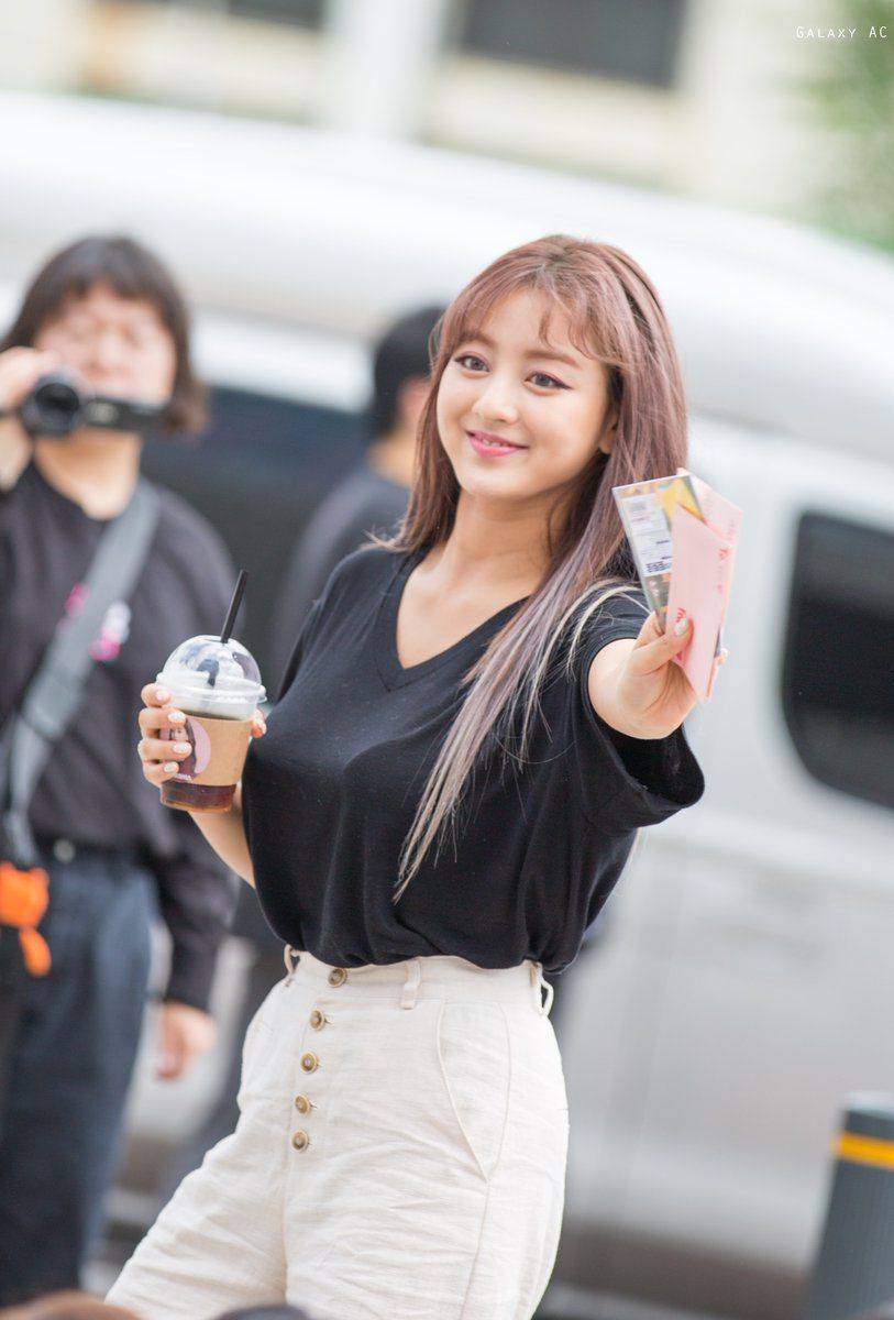 Jihyo | Scrolller