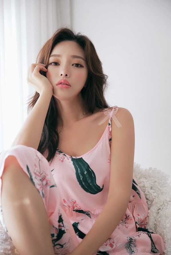 Discover more like Cutekorean: Jin Hee - Lingerie Set - 11.10.2017 and Related Content | Scrolller