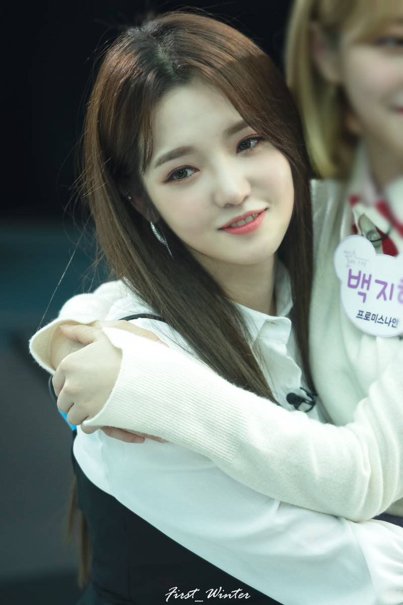 Jisun gets a hug | Scrolller