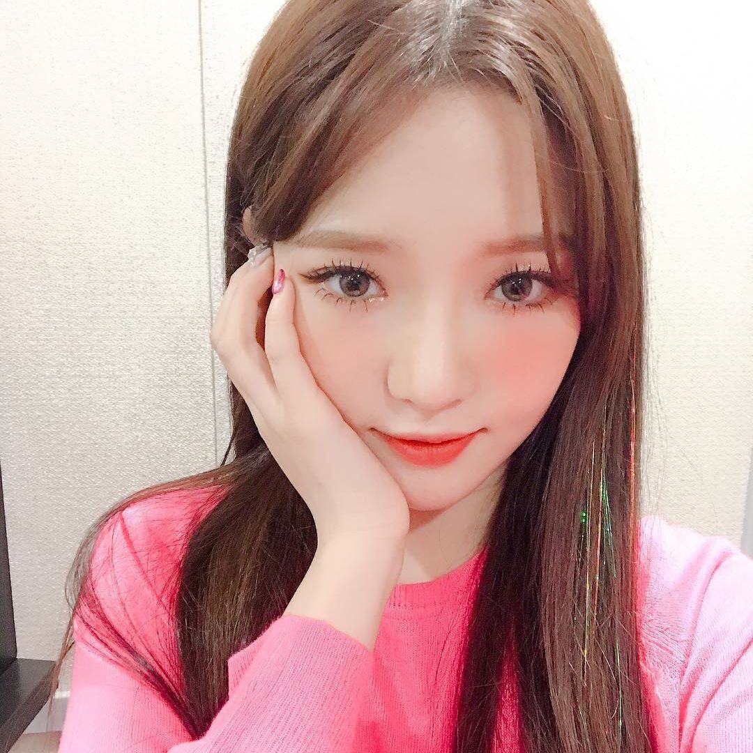 Jisun selfie | Scrolller