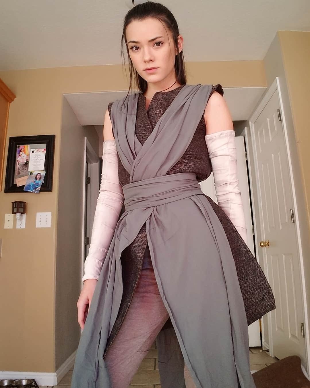 Joanie Brosas as Rey (Star Wars: The Last Jedi) | Scrolller