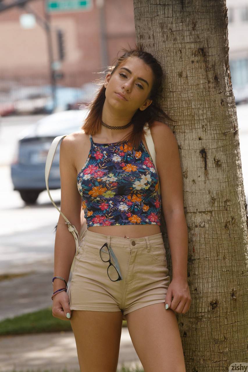 Jocelyn Kelly | Scrolller