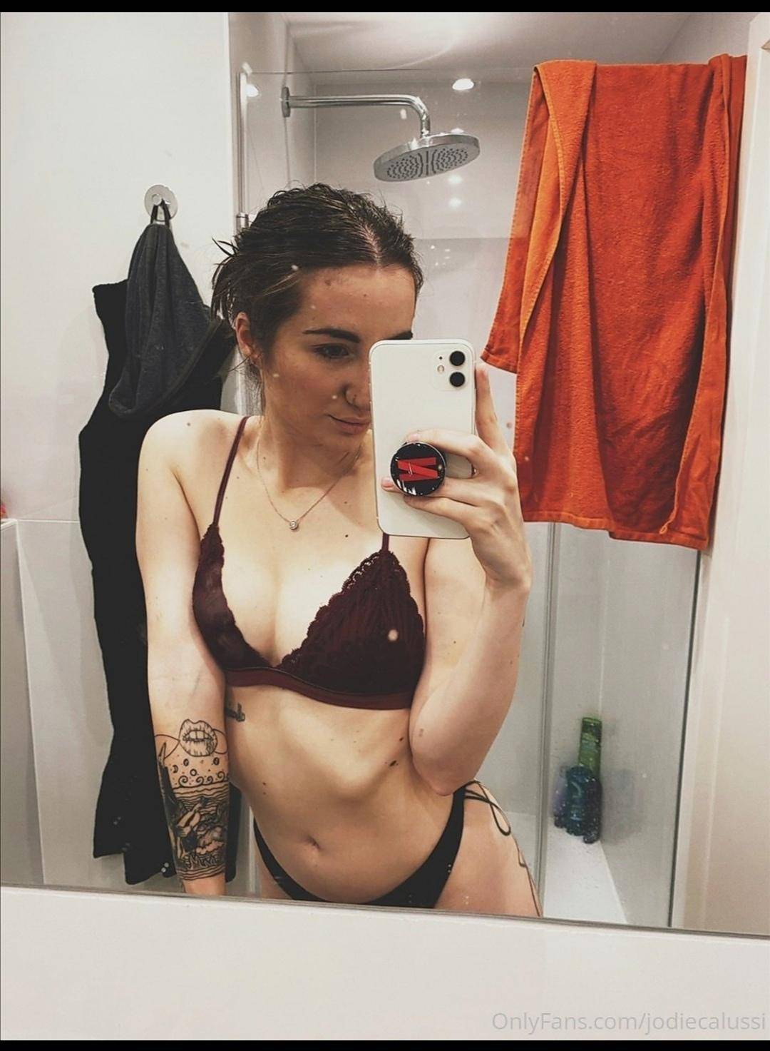 Jodie hot | Scrolller