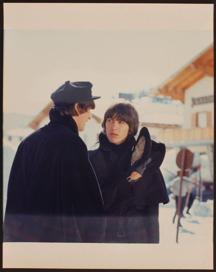 John and George | Scrolller