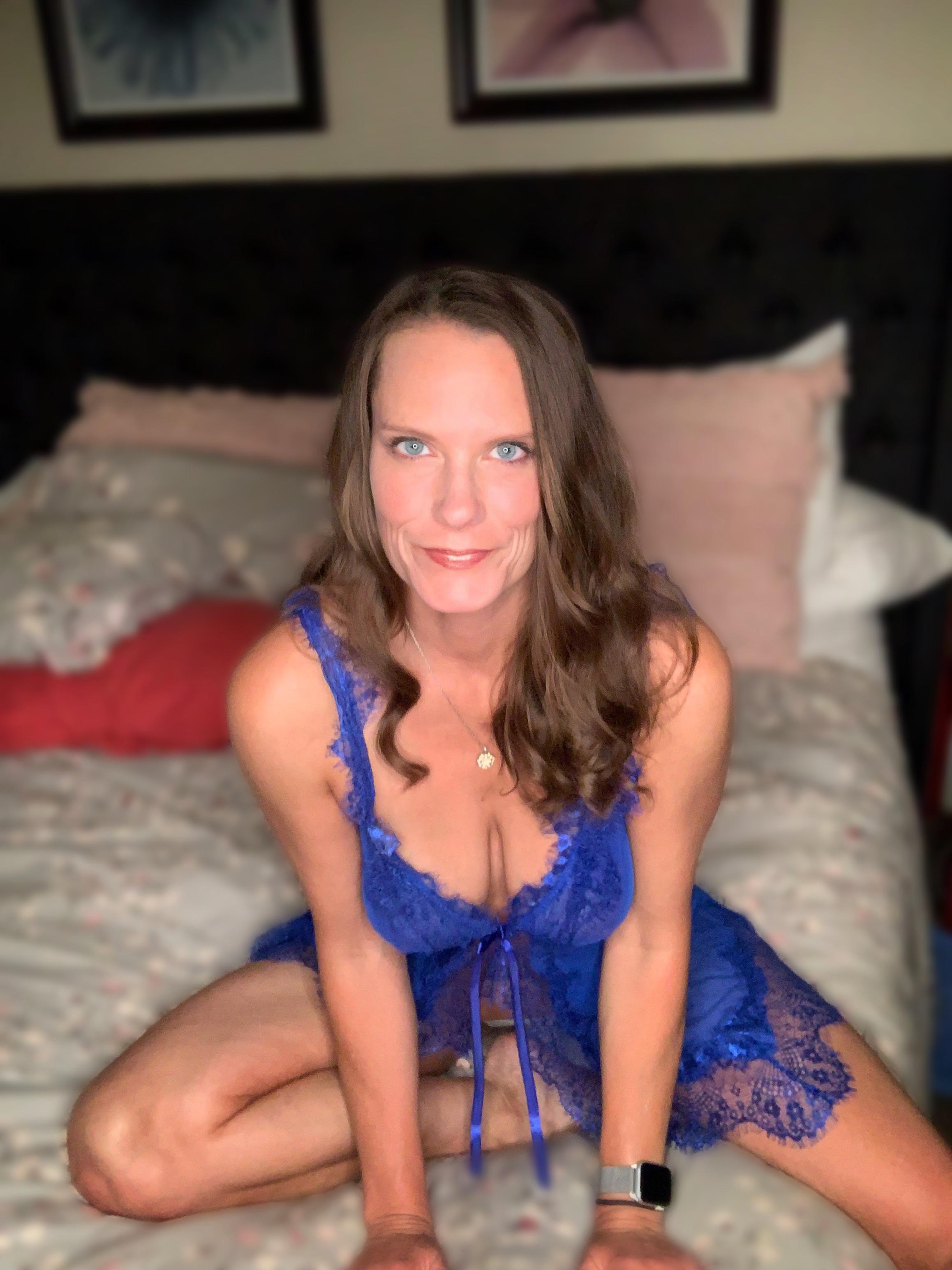 Join me in bed? | Scrolller