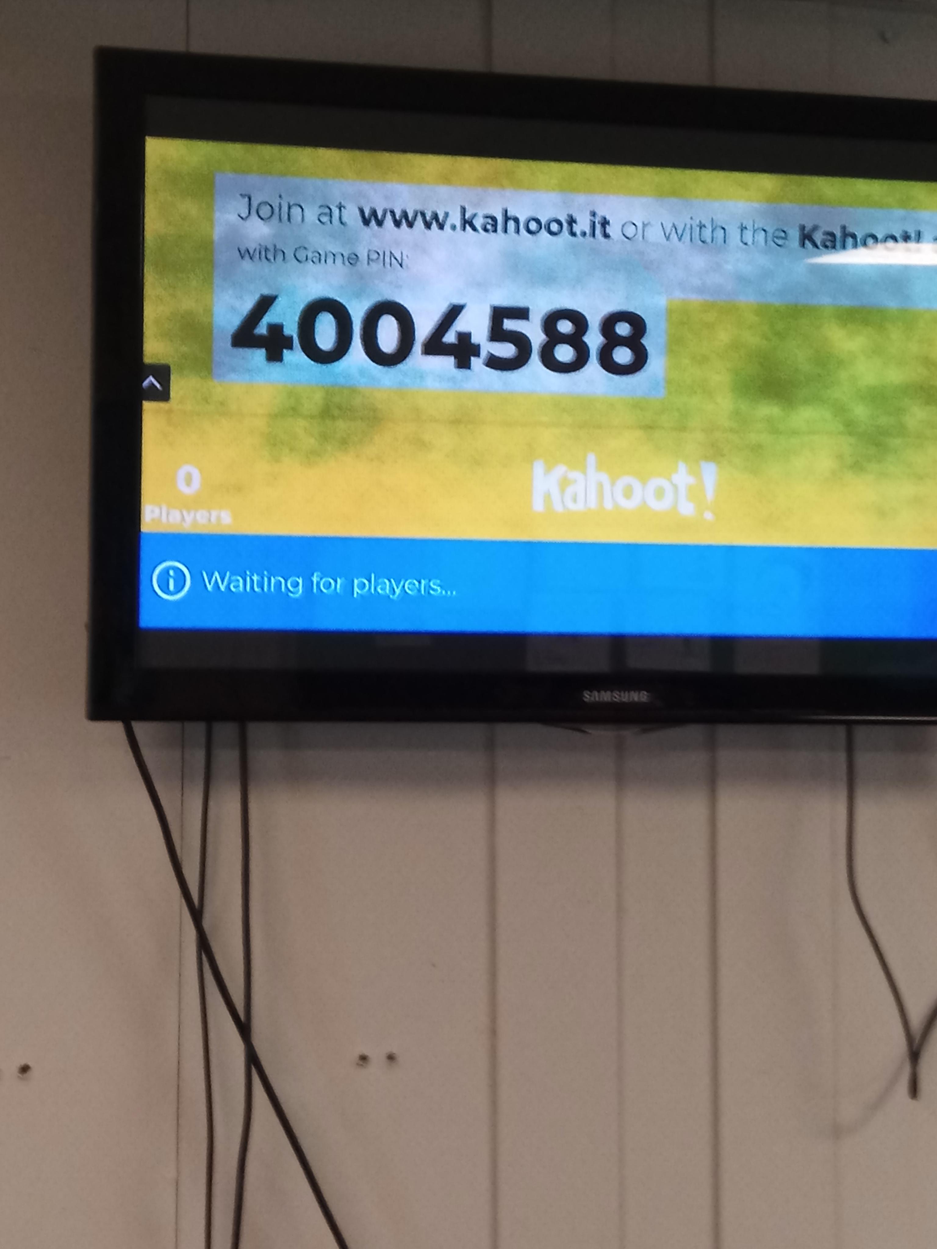 JOIN QUICK | Scrolller