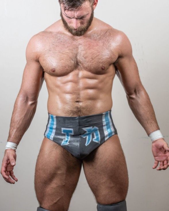 Joining the bandwagon on Tucker, he's mighty fine! | Scrolller