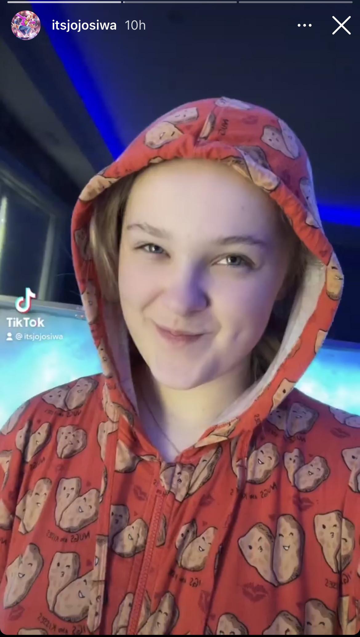 Jojo ready for a sleepover;) | Scrolller