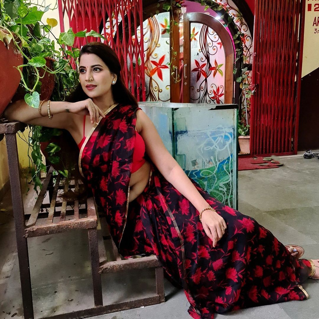 jolly bhatia | Scrolller