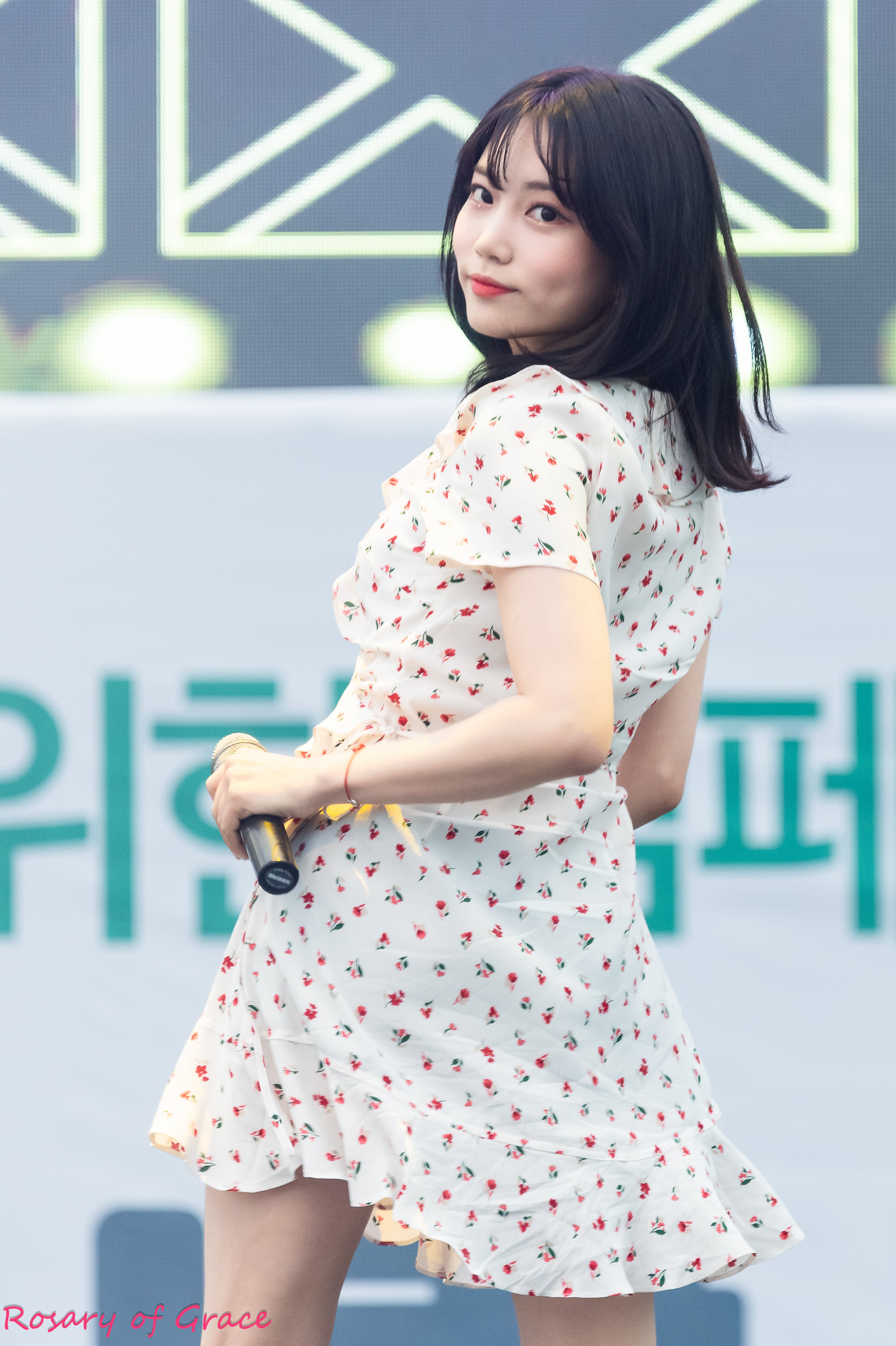 Jueun turn | Scrolller