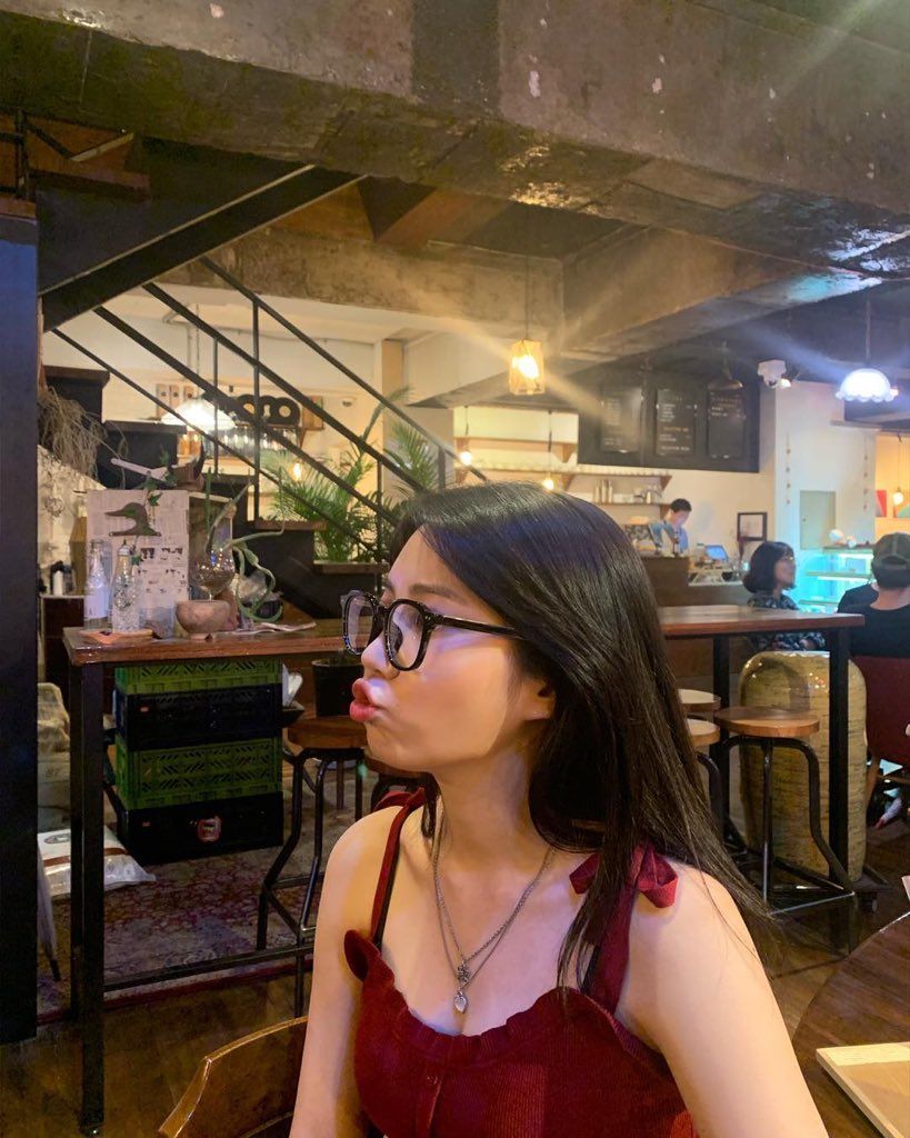 Jueun's side profile | Scrolller