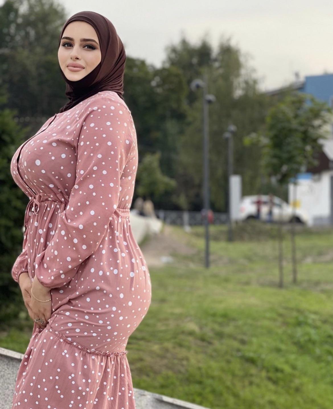 Juicy fat tits and round bubble ass. Made perfectly for breeding | Scrolller