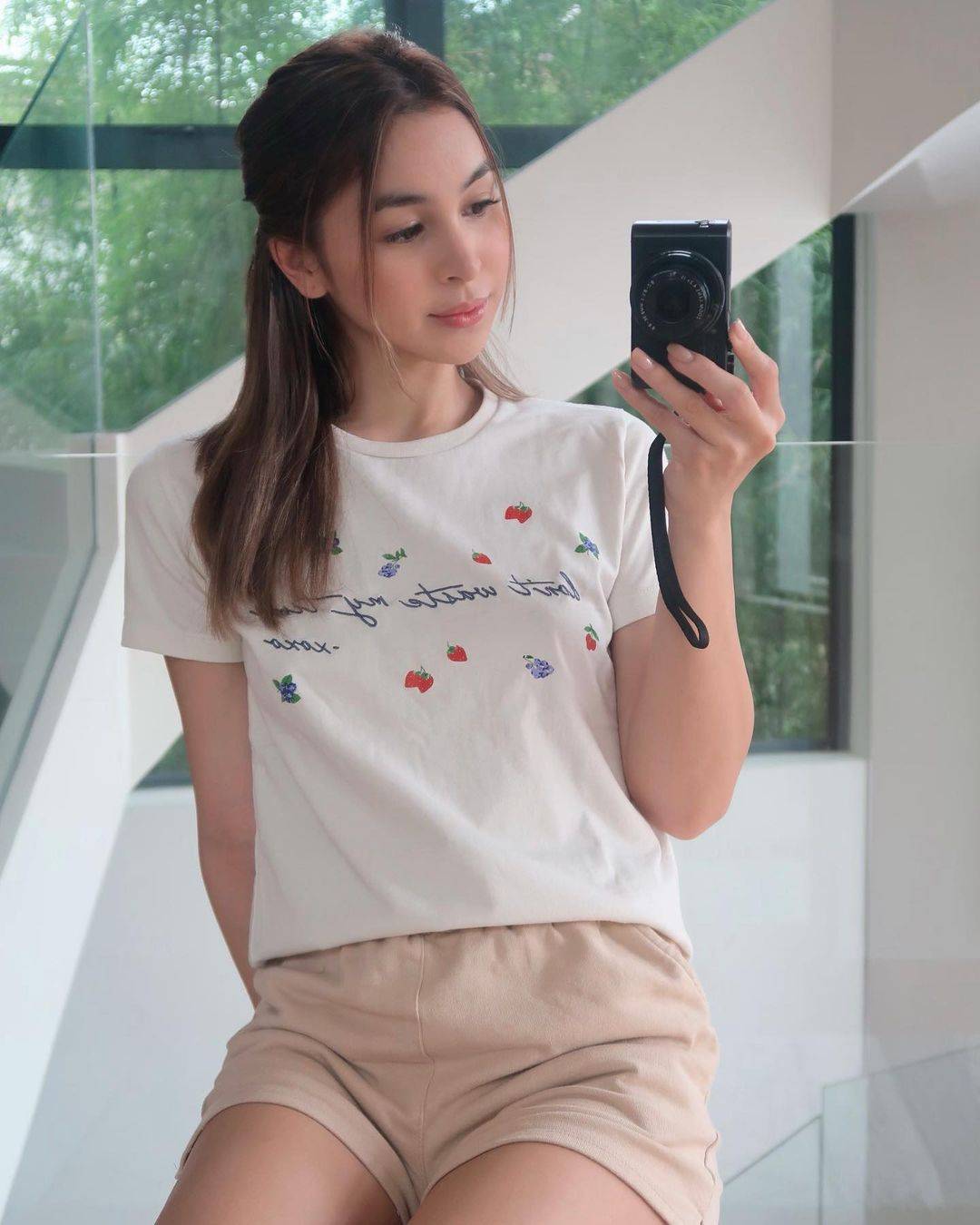 Julia Barretto | Scrolller