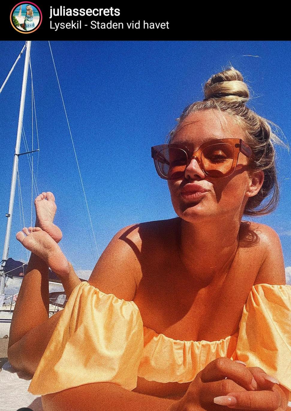 Julia sfw | Scrolller