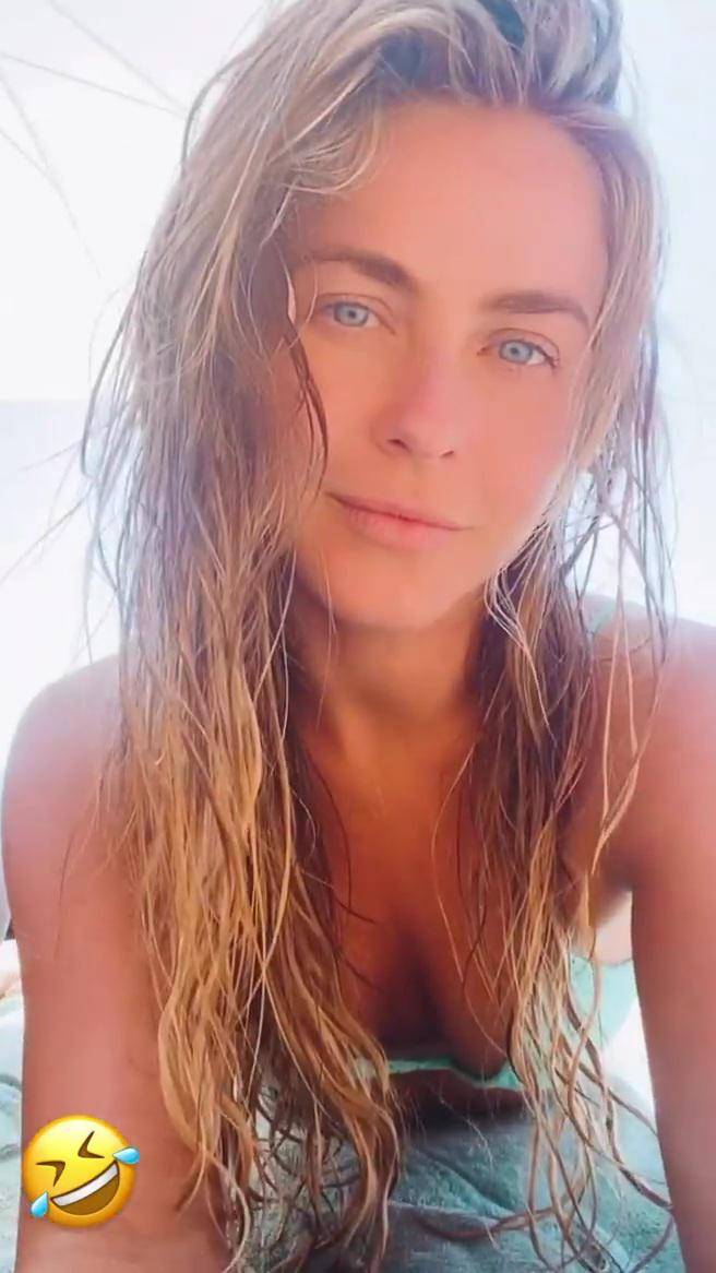 Julianne Hough | Scrolller