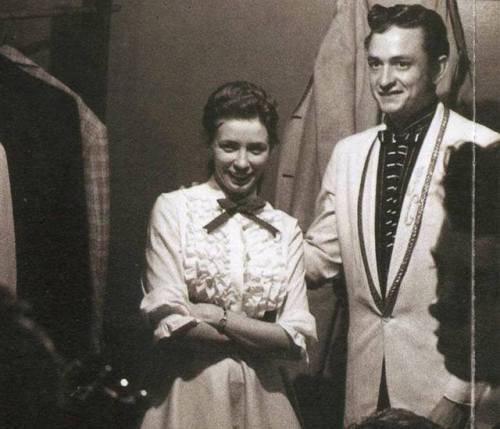 June Carter and Johnny Cash, 1956 | Scrolller