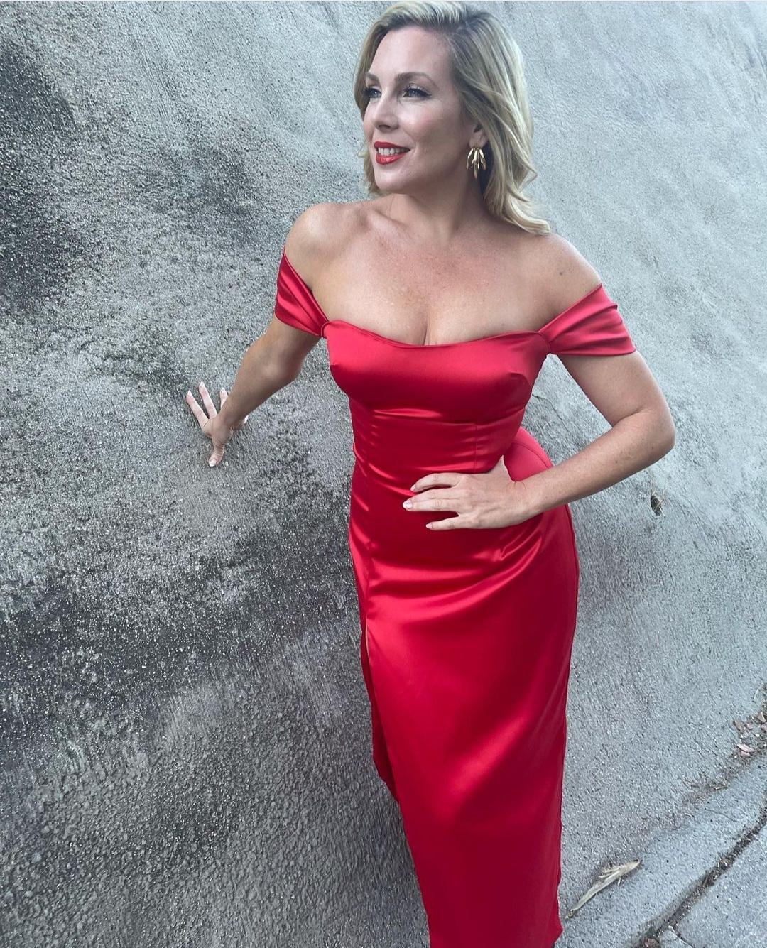 June Diane | Scrolller