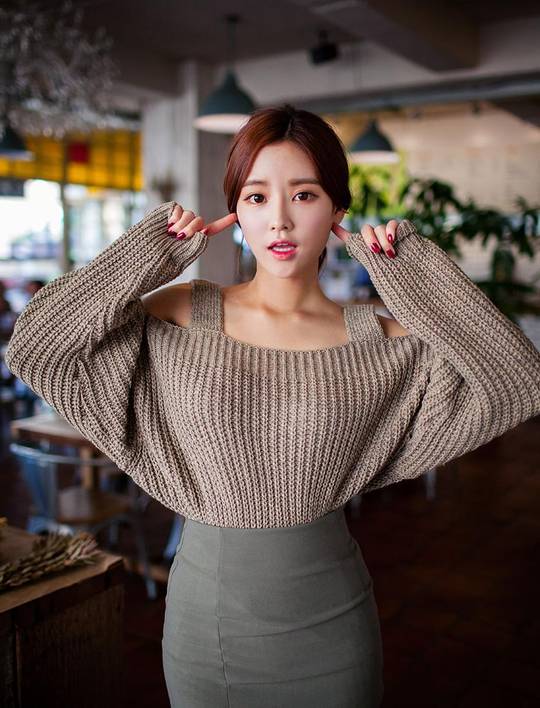 Jung Yeon | Scrolller