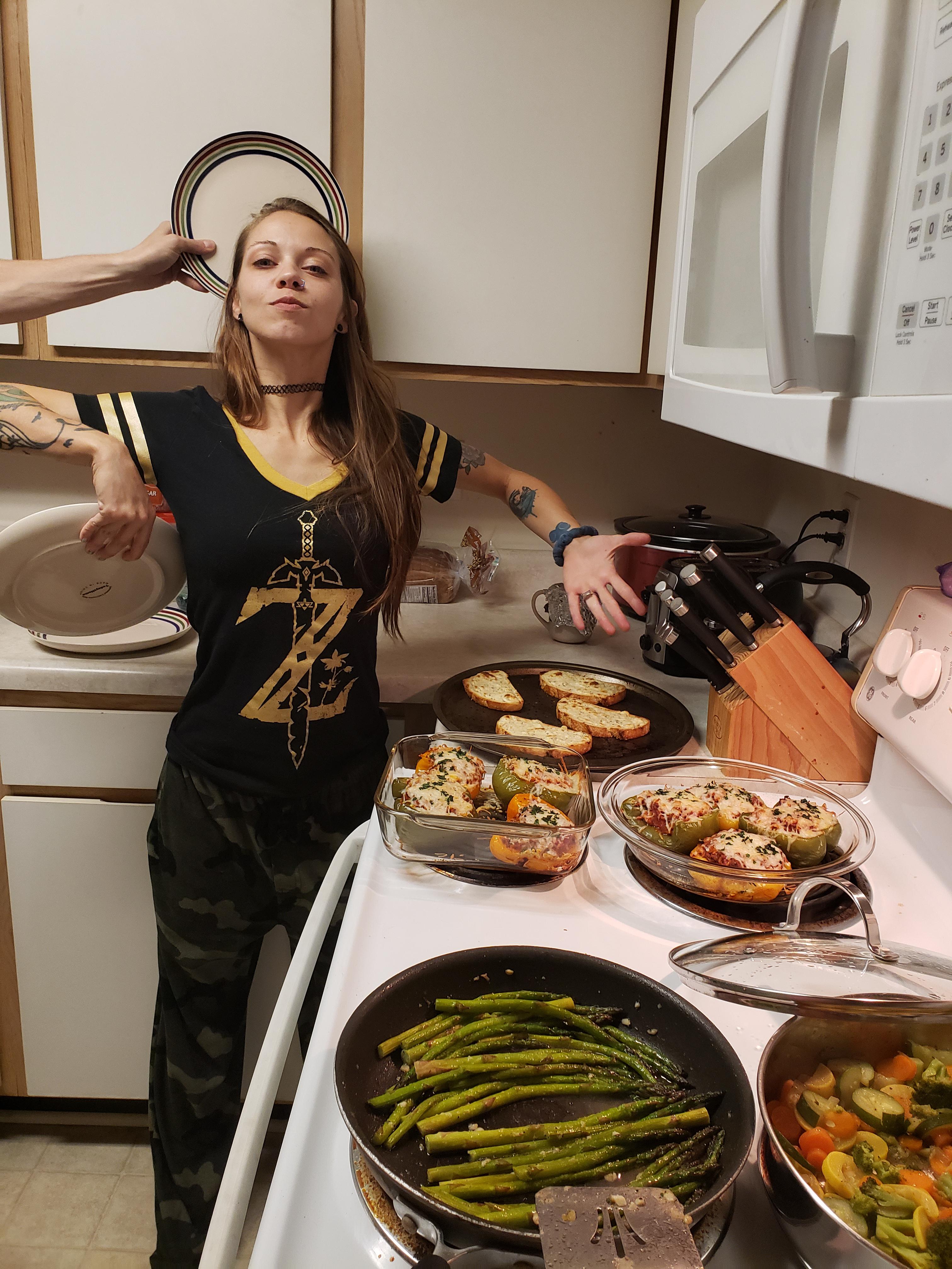 Cook like a chef and fuck like a porn star.. perfect breeding material | Scrolller