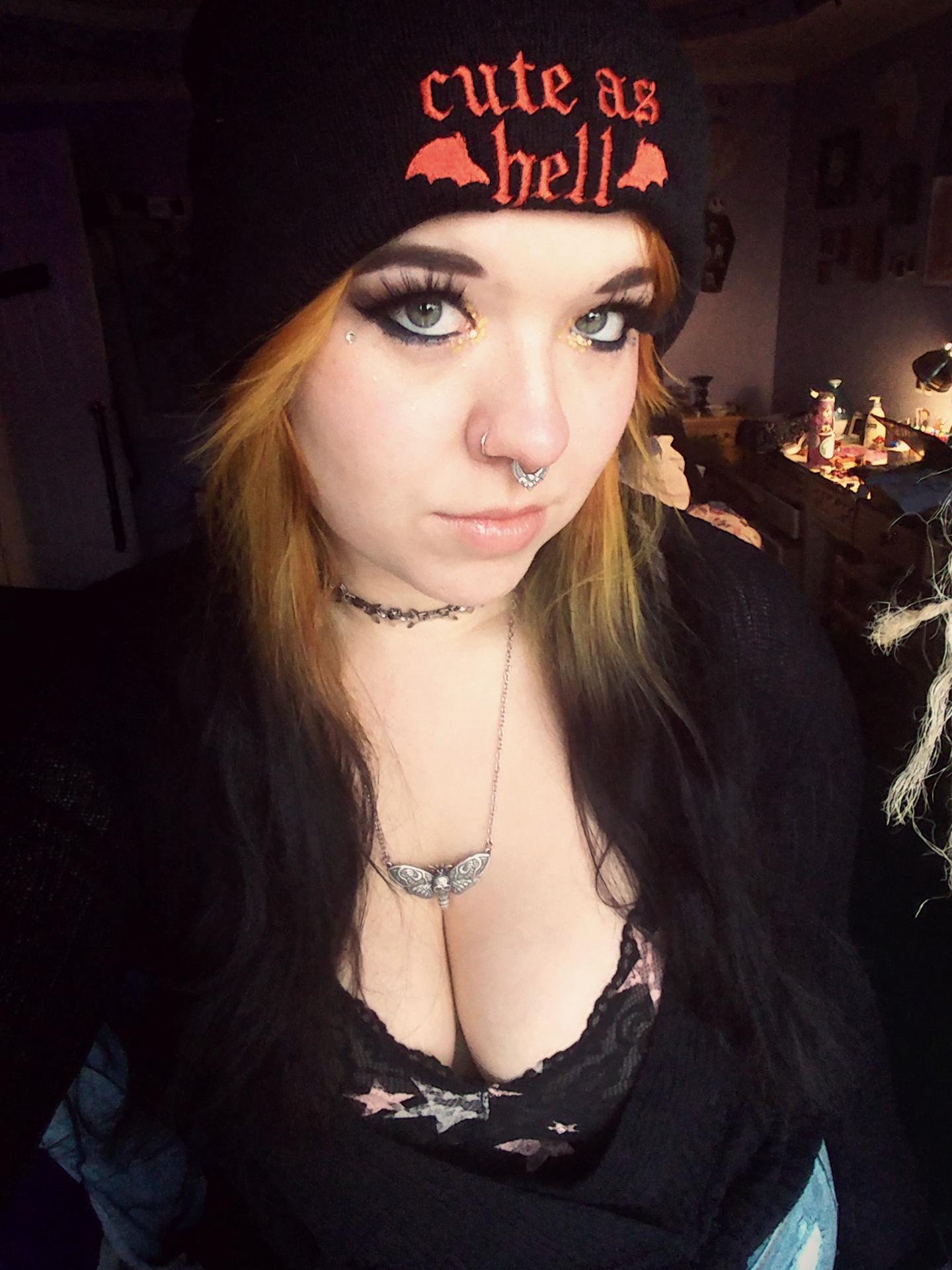 Spooky girls do it better | Scrolller