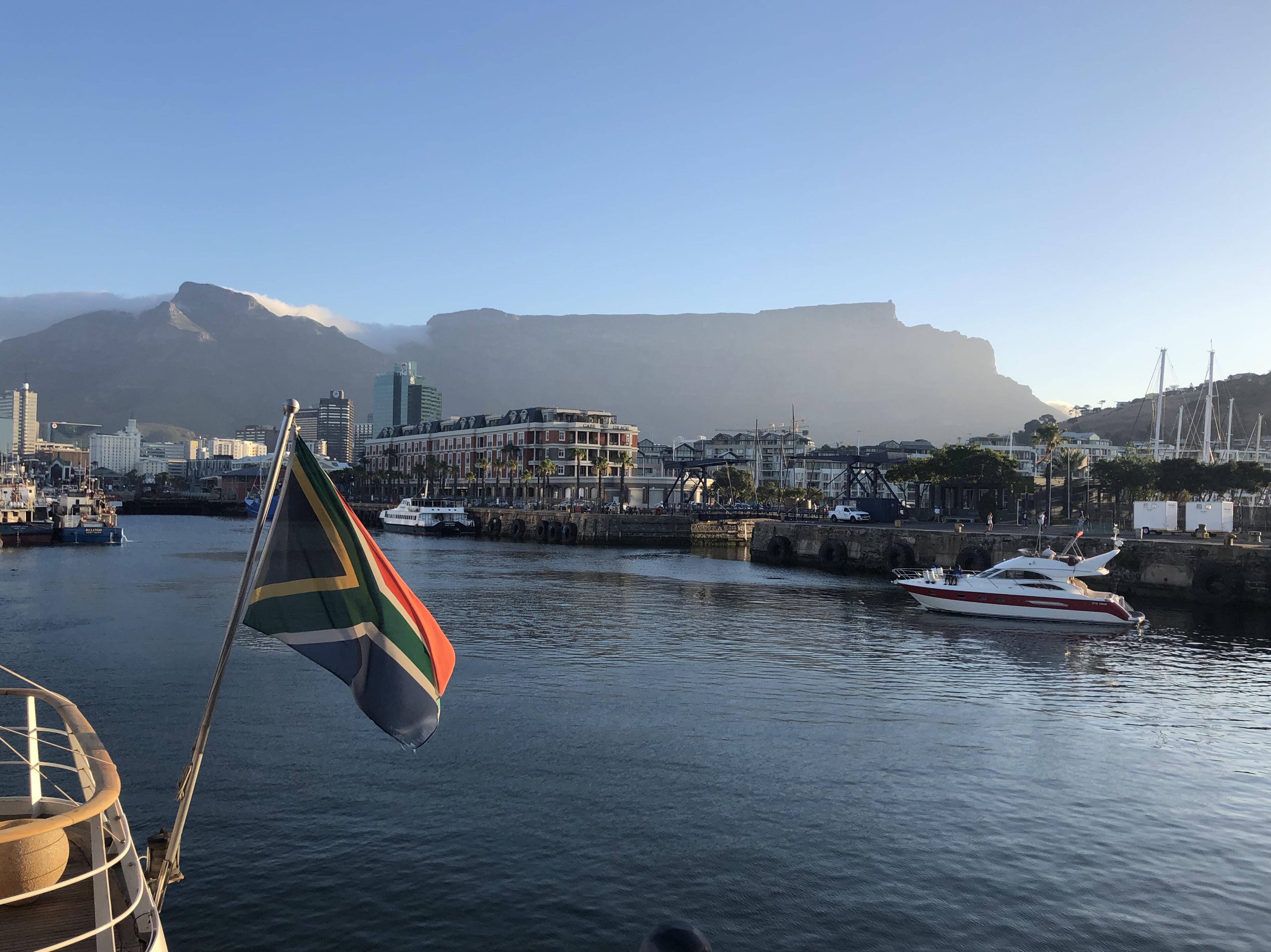 Just a normal day in Cape Town | Scrolller