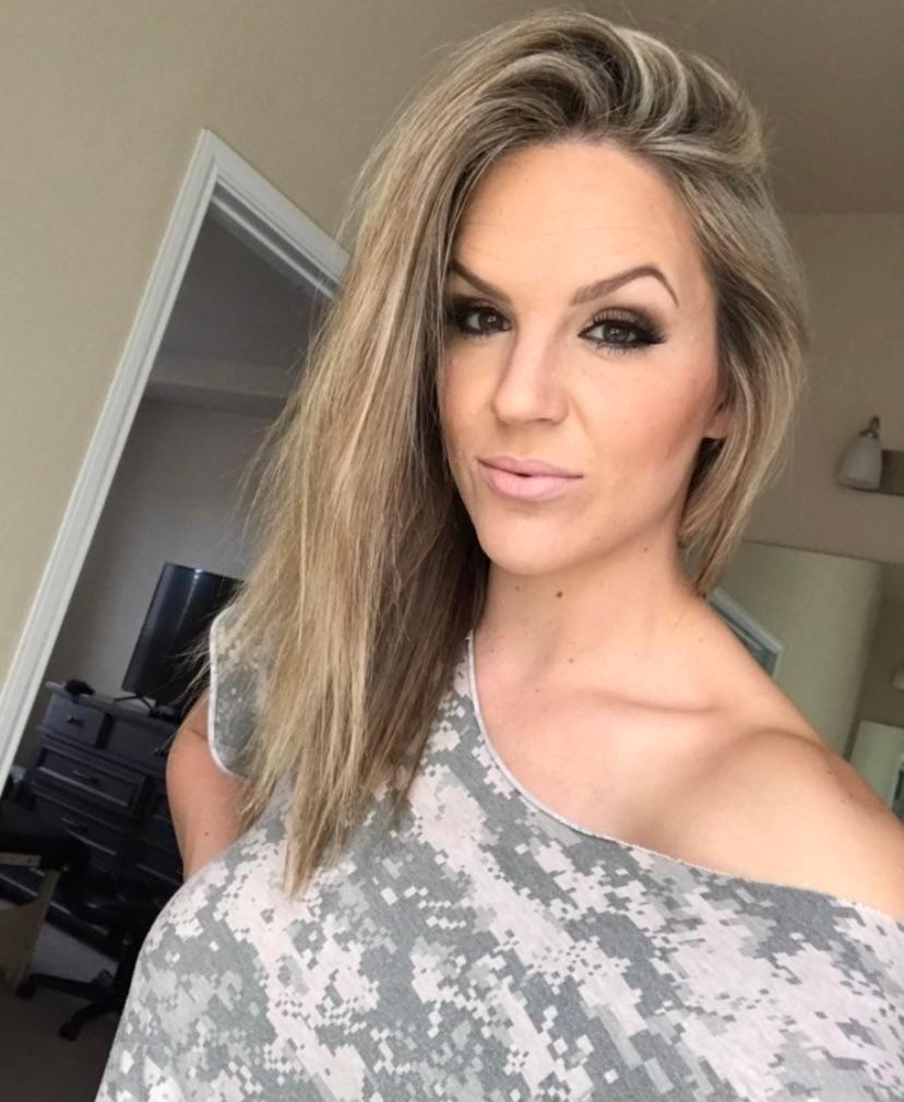 Just a cute south Texas girl here 💎😊😇 | Scrolller