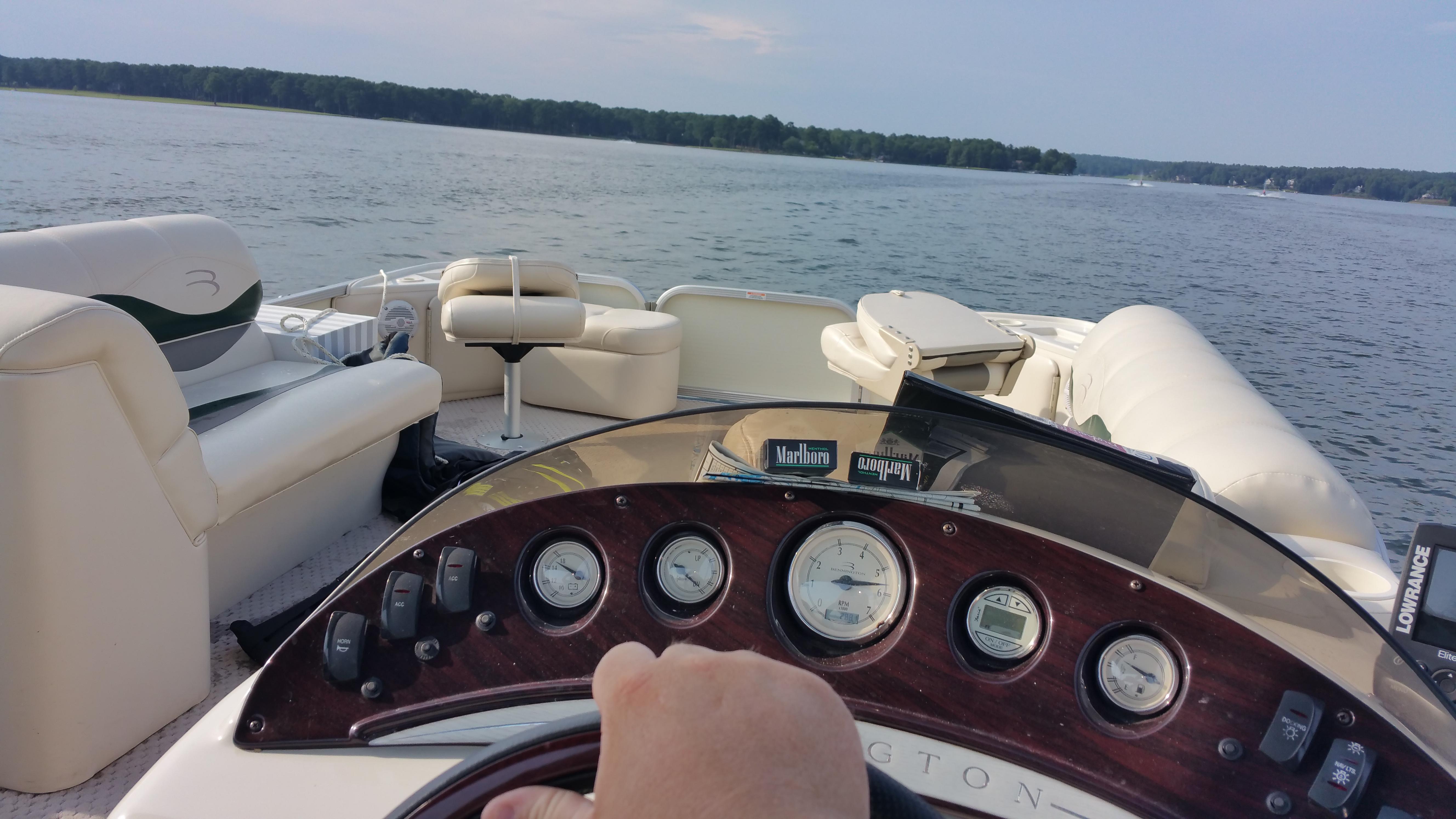 Just cruising along | Scrolller